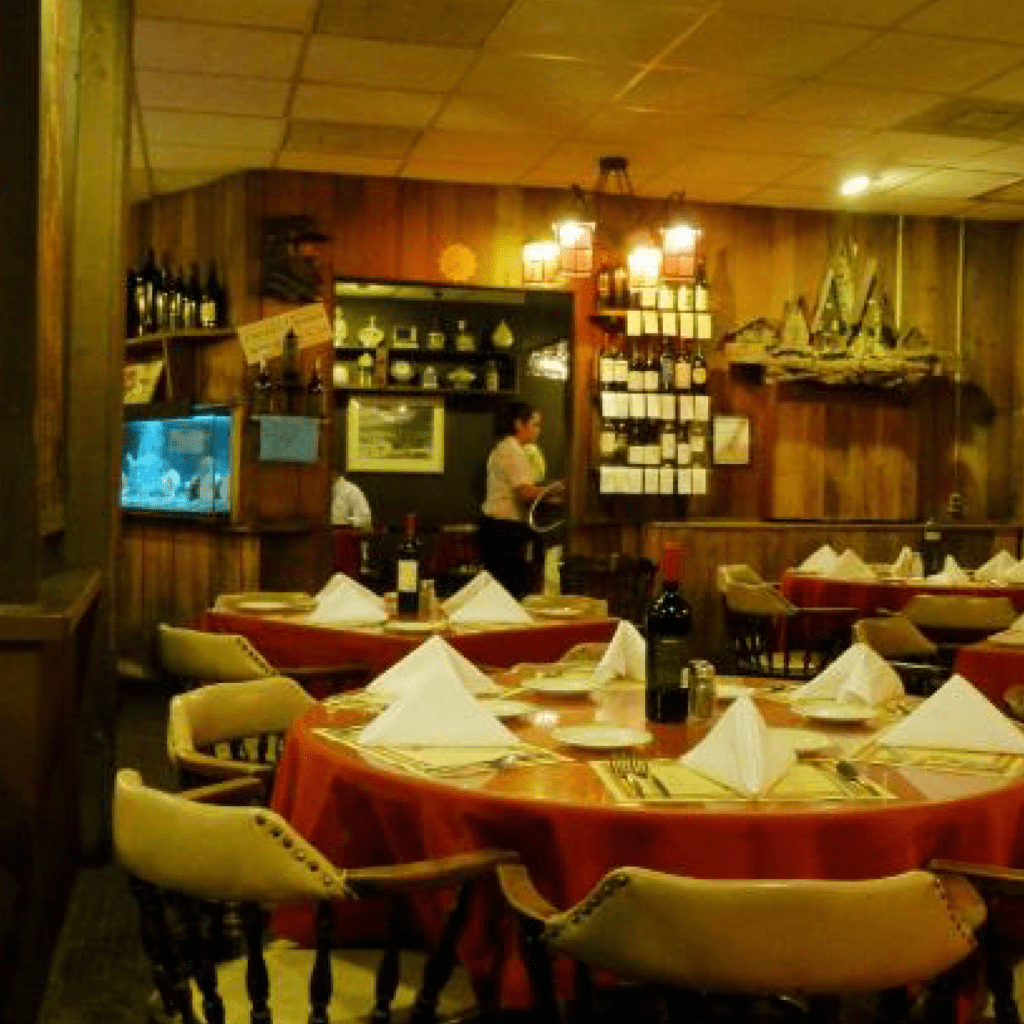 Captain's Tavern Restaurant Miami 🐠 Restaurante clásico de mariscos que ...